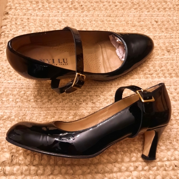 Anyi Lu | Shoes | Anyi Lu Italy Patent Leather Round Almond Toe Pumps ...